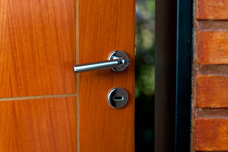 Quali sono le dimensioni standard delle porte interne di casa?