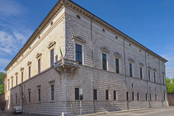 Perché il Palazzo dei Diamanti di Ferrara si chiama così?