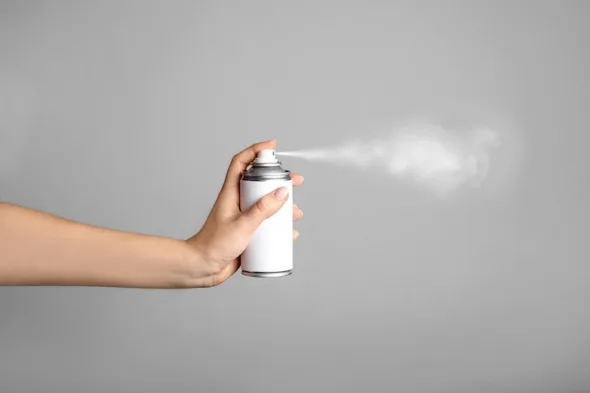 Dove si buttano le bombolette spray?