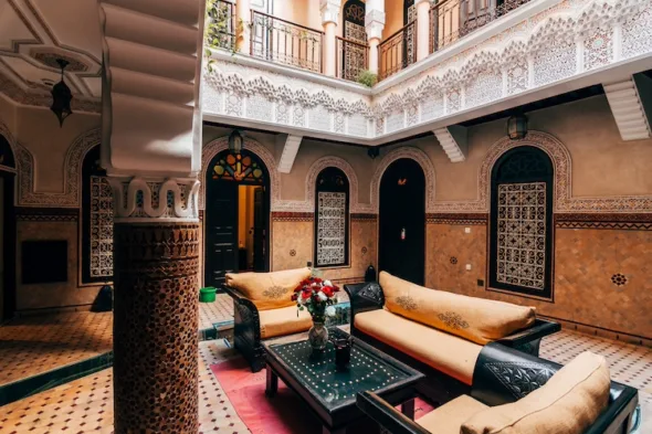 Che cos'è il riad e qual è la differenza con l'albergo?