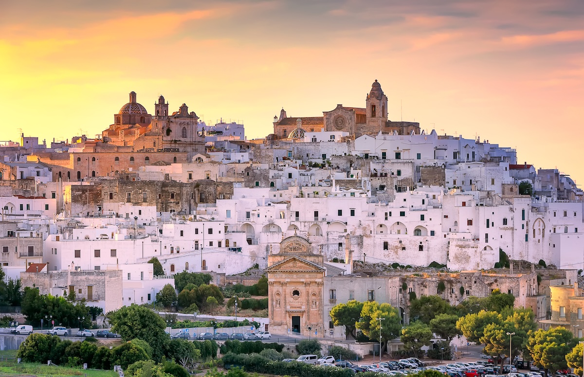 What are the best destinations for day trips from Bari?