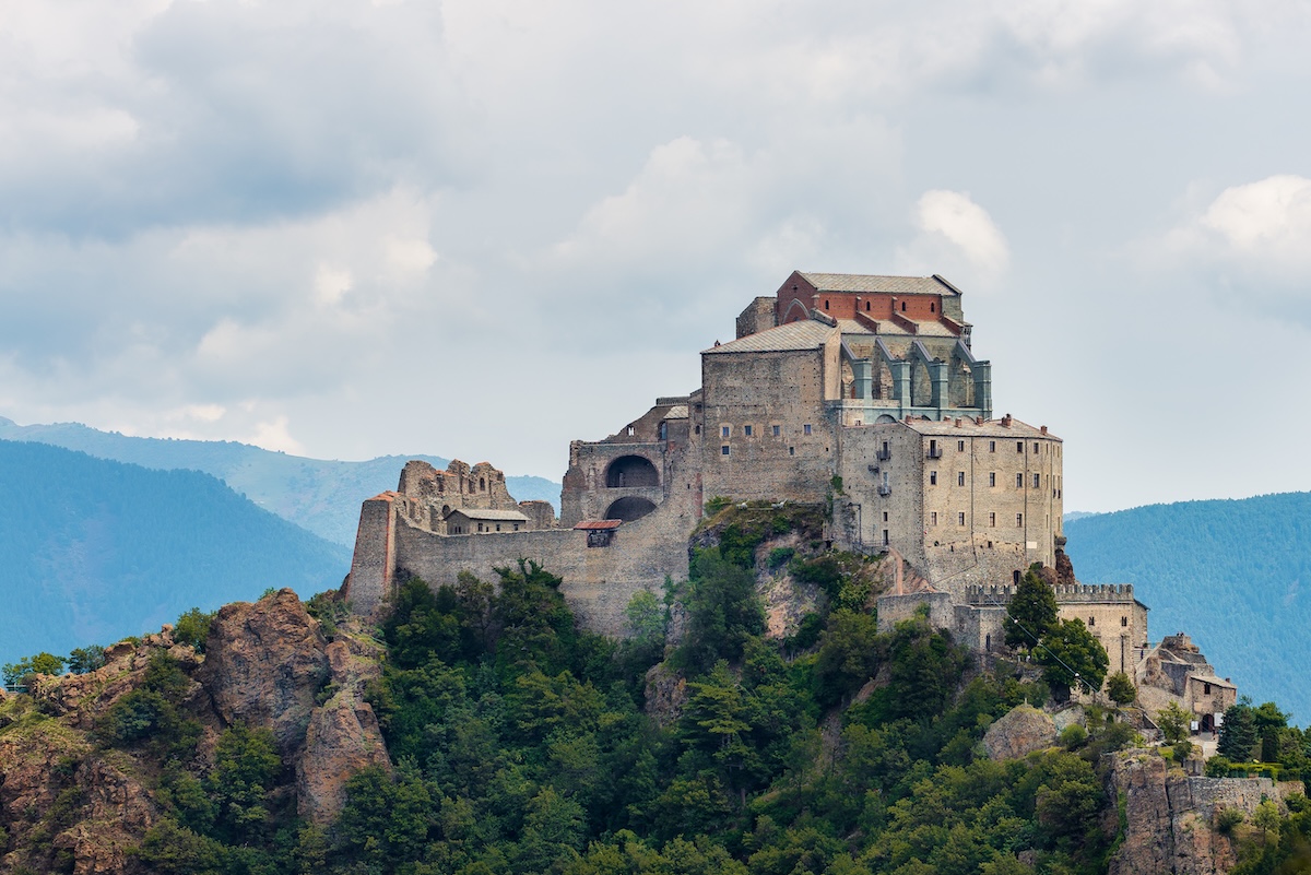 What are the best destinations for day trips from Turin?